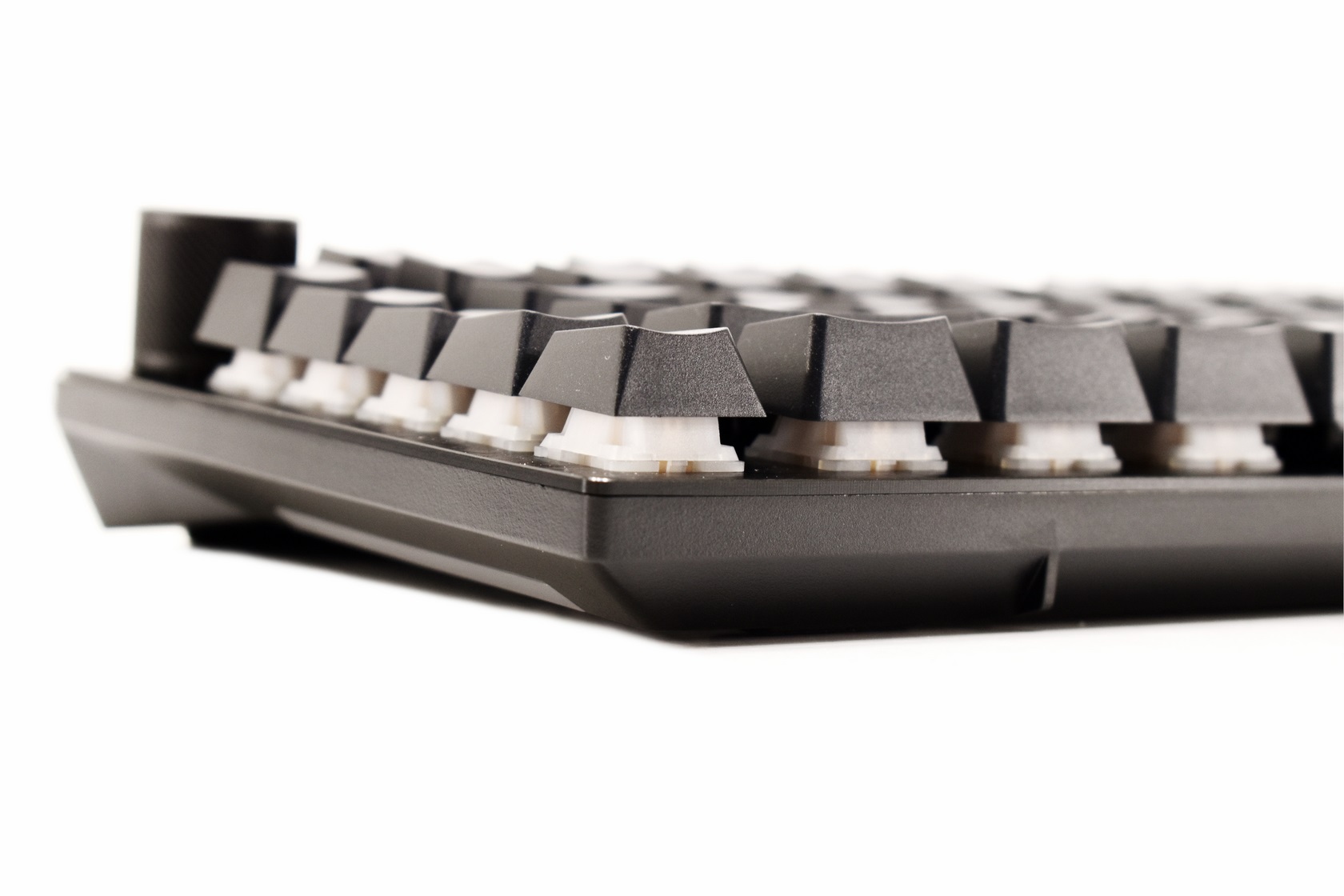 be quiet! Light & Dark Mount Silent Gaming Keyboards Review