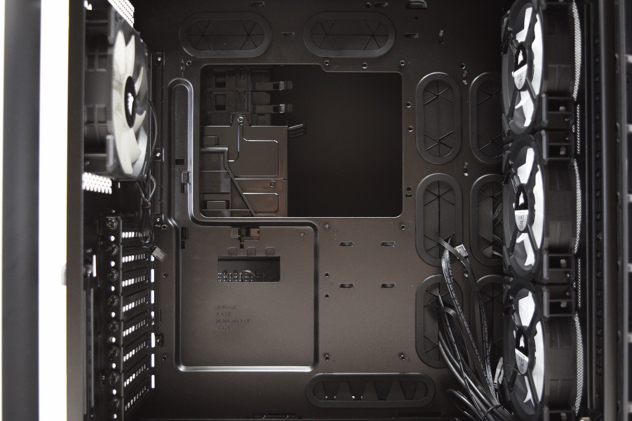 CORSAIR CRYSTAL 680X RGB ATX Smart Case Review