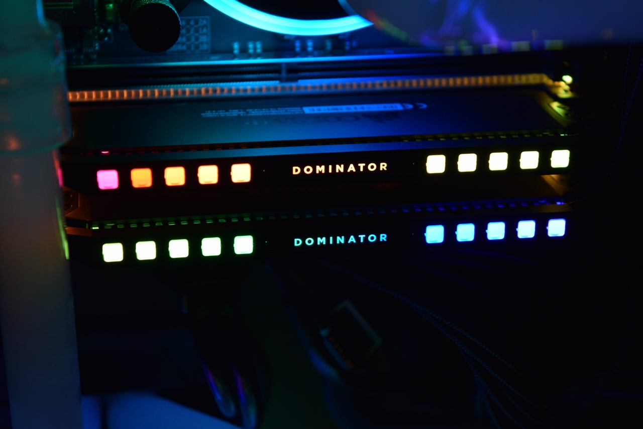 CORSAIR Dominator Platinum RGB 32GB DDR4 3200MHZ CL14 Quad-Channel Kit ...
