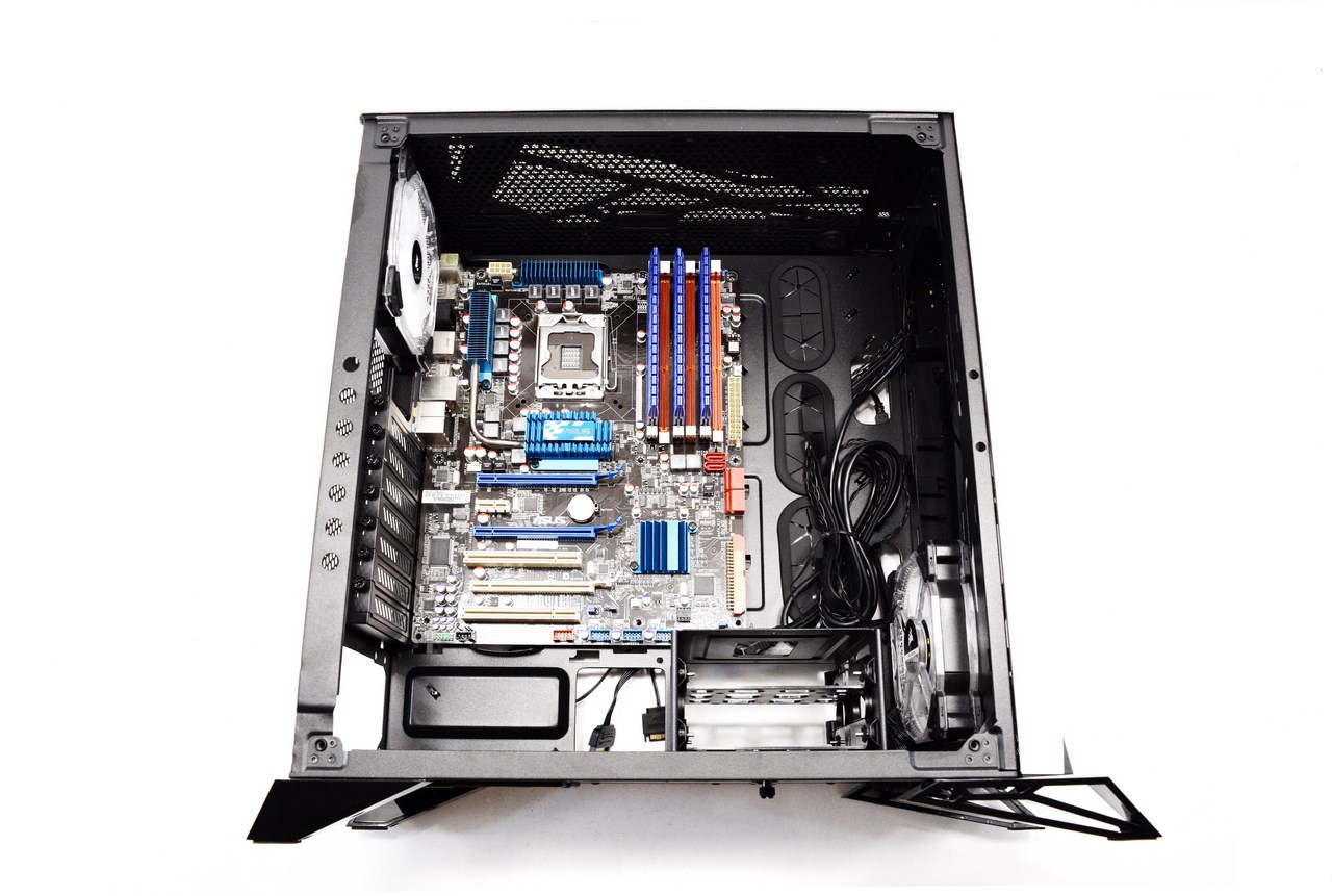 CORSAIR Spec-Omega RGB Mid-Tower Tempered Glass Gaming Case Review