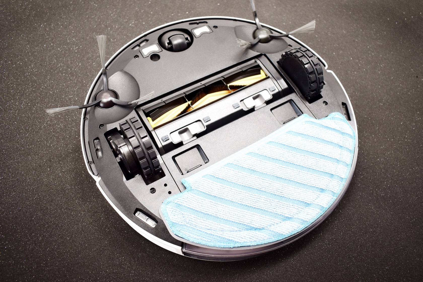 ECOVACS DEEBOT N8 PRO+ Robot Vacuum Cleaner Review