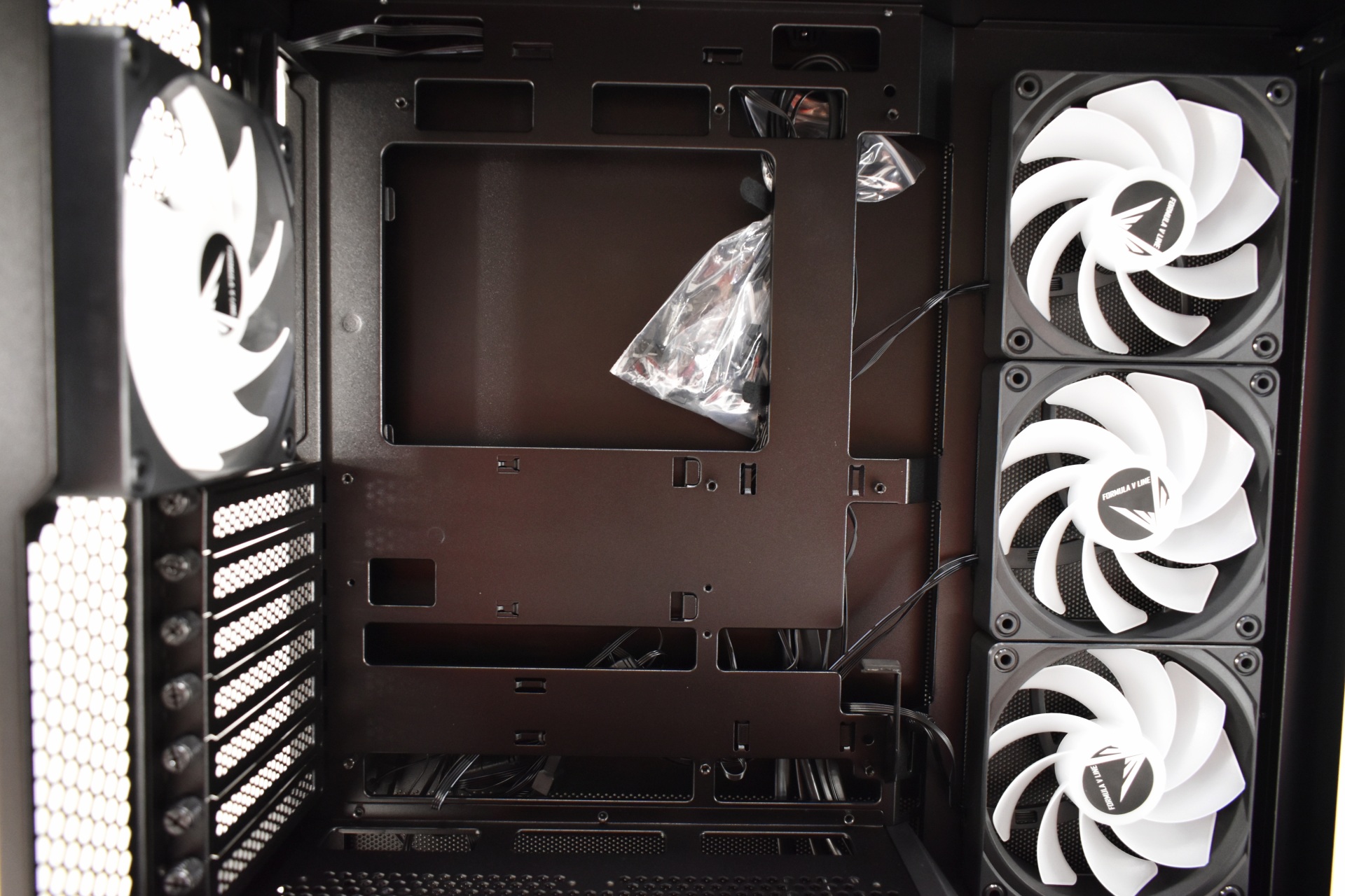 Formula V Line Crystal U9 PA Mid Tower Review
