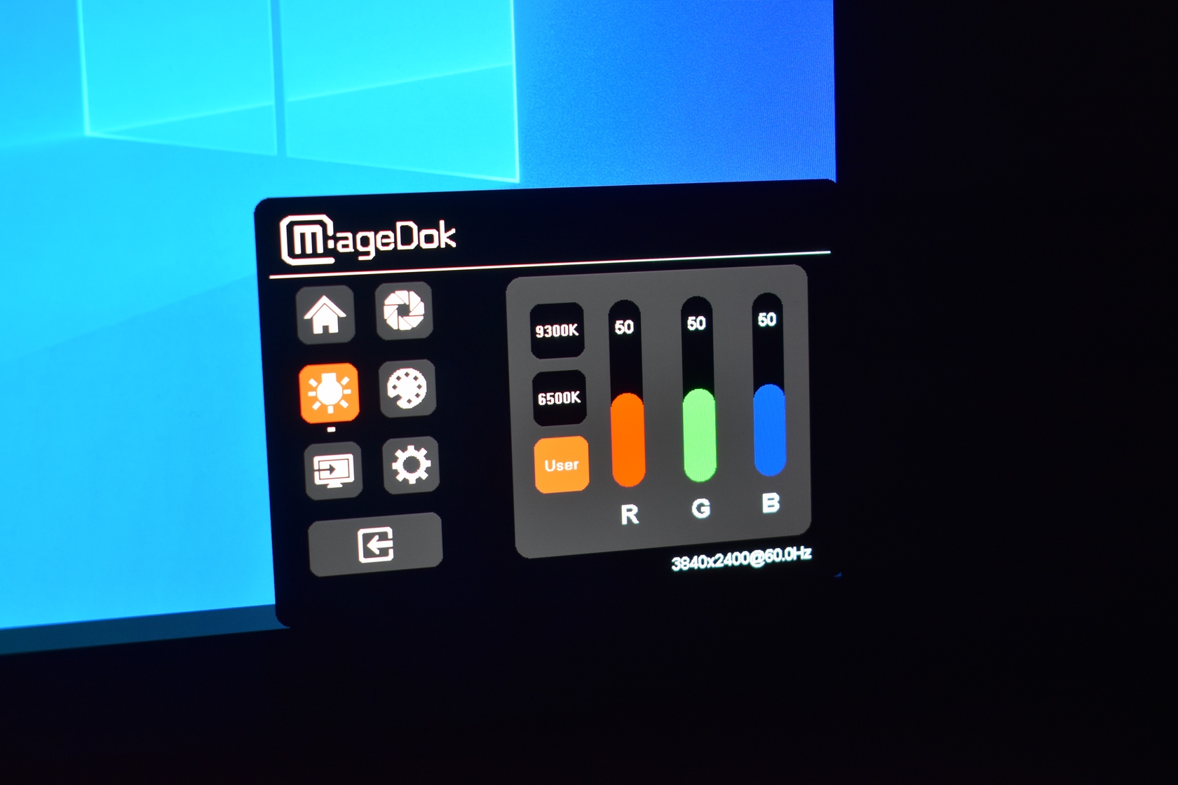MageDok PI-X9 4K OLED Touch Screen Portable Monitor Review