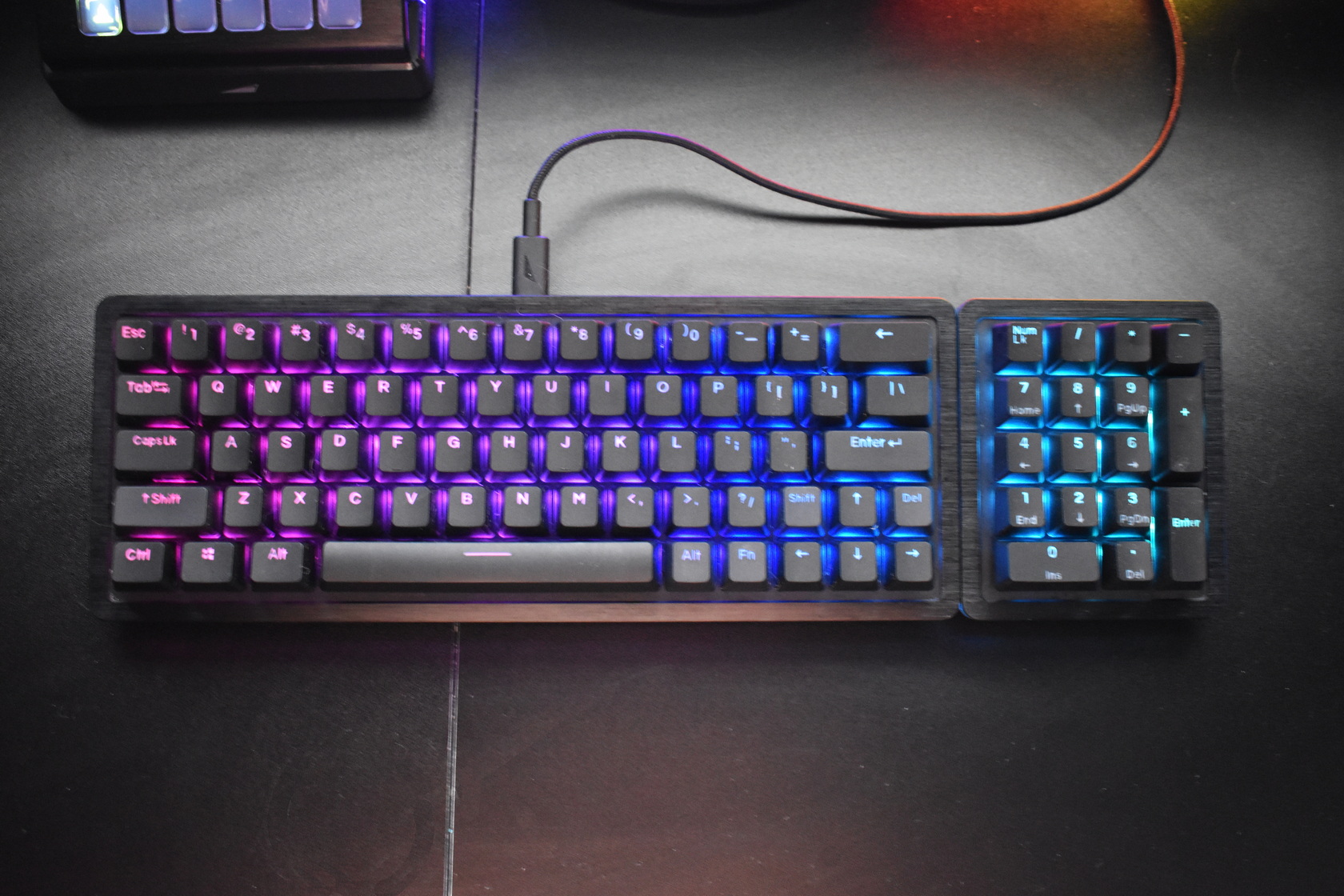 MOUNTAIN EVEREST 60 Compact RGB Gaming Keyboard With Numpad ...