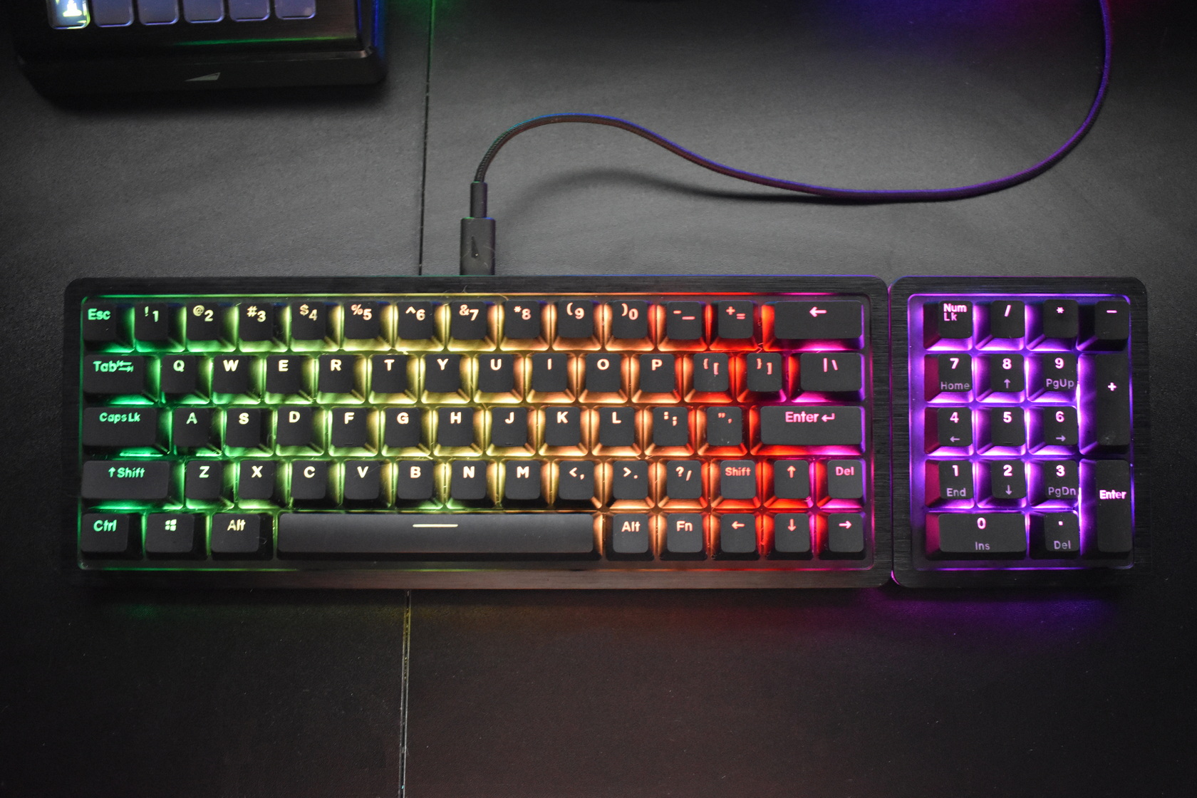 MOUNTAIN EVEREST 60 Compact RGB Gaming Keyboard With Numpad ...