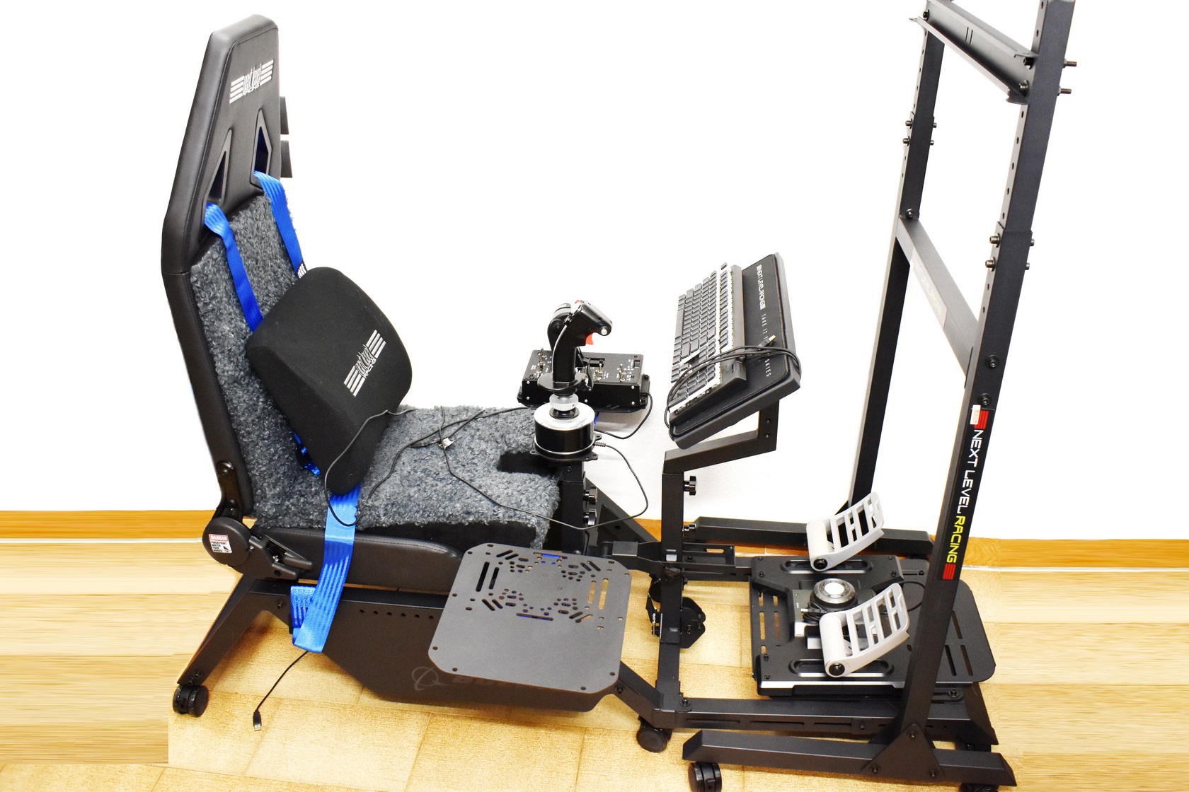 Next Level Racing Flight Simulator Boeing Commercial Edition Cockpit Review